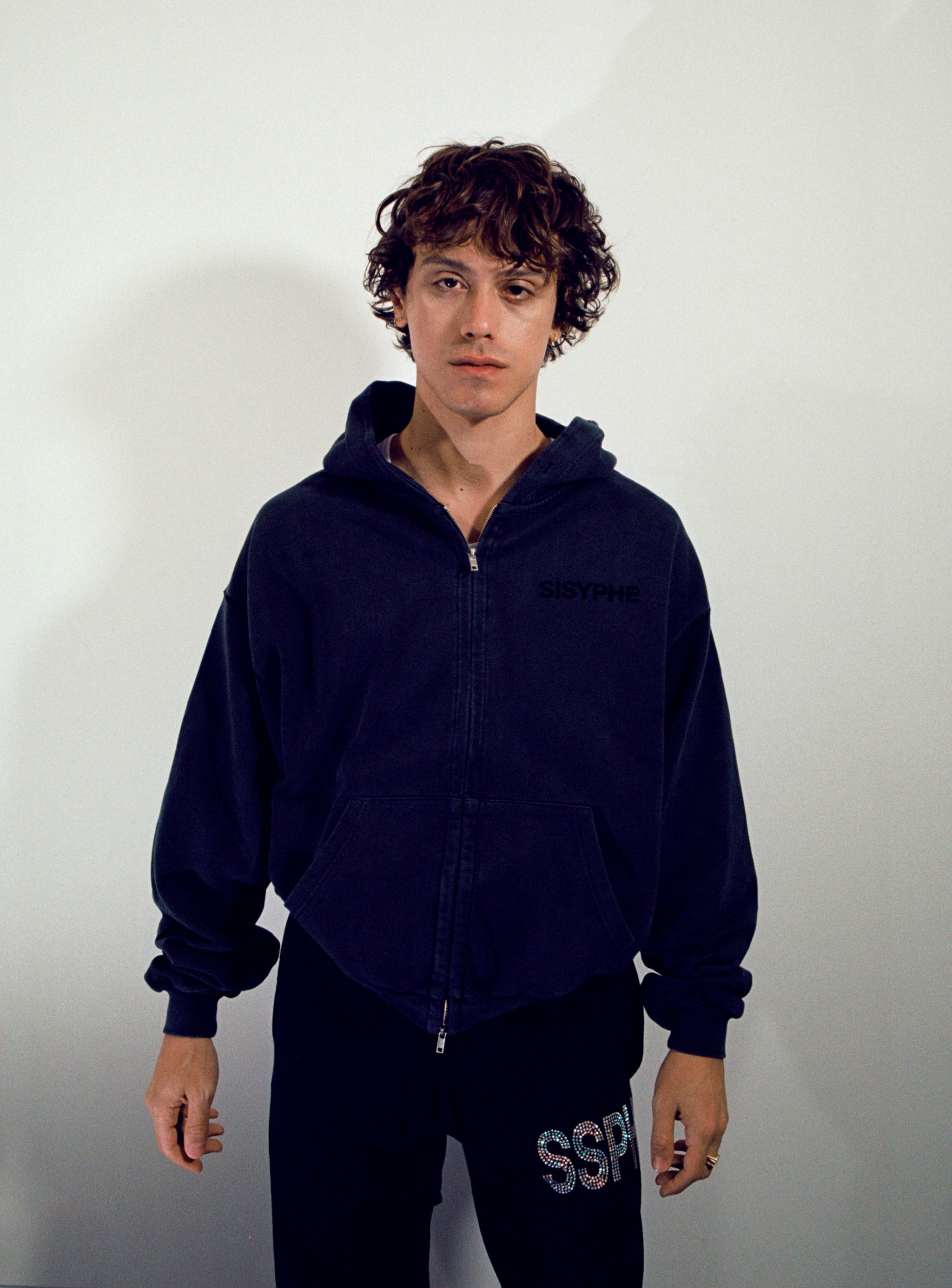 zipper_2048x.jpg?v=1669377500 zipper_2048x.jpg?v=1669377500